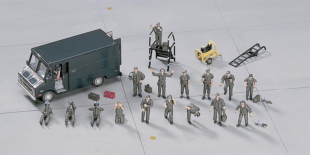 Hasegawa - 1/72 US Pilot & Ground Crew Set online | Modelomondo